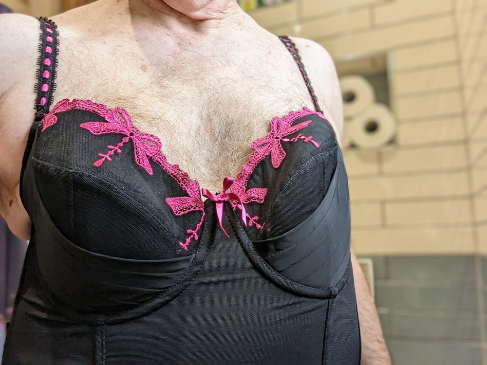 Pink And Black Basque 10 Pics Xhamster