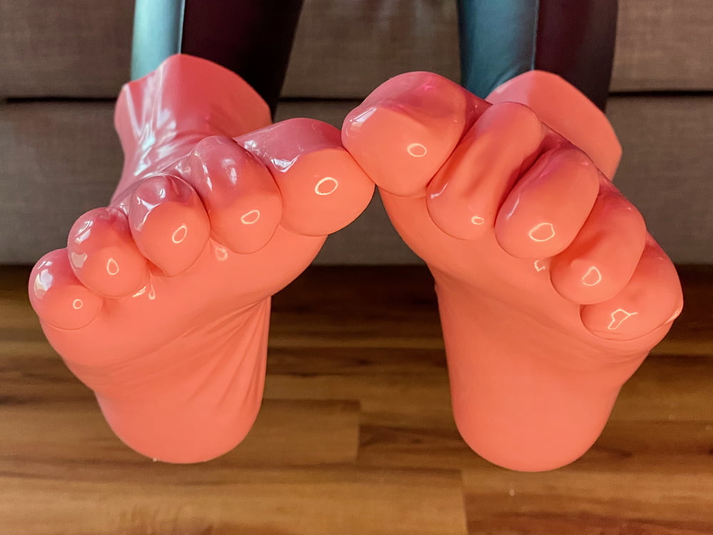 Strawberry Shortcake Latex Toe Socks 14 Pics Xhamster 2472