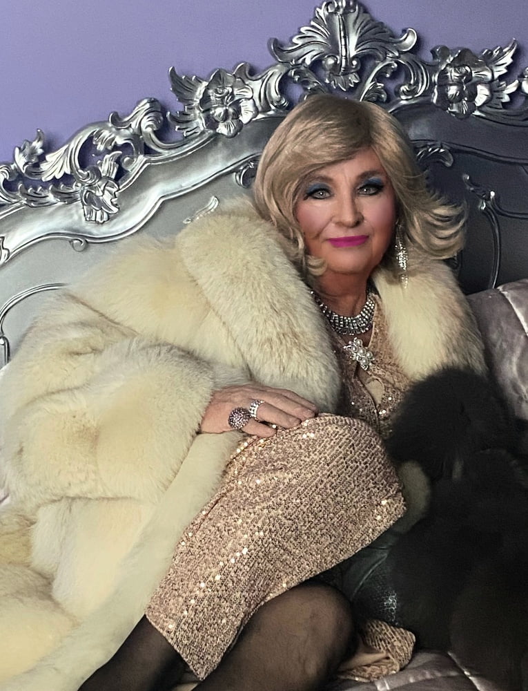 Madame Wears Furs 40 Pics Xhamster